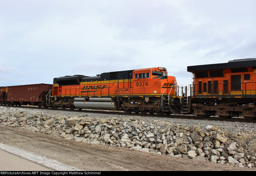 BNSF 9374